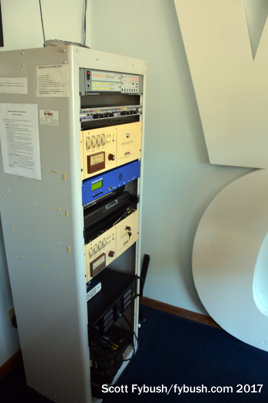 WMOM racks – Fybush.com